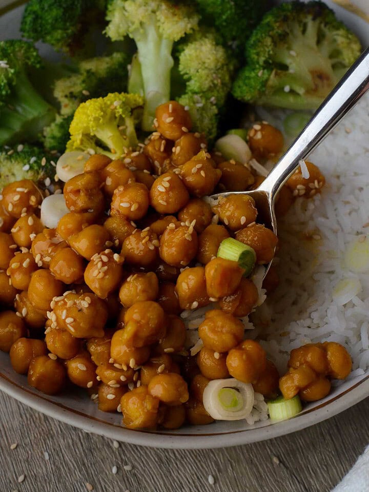 Sesame Ginger Chickpeas - Naturallie Plant-Based