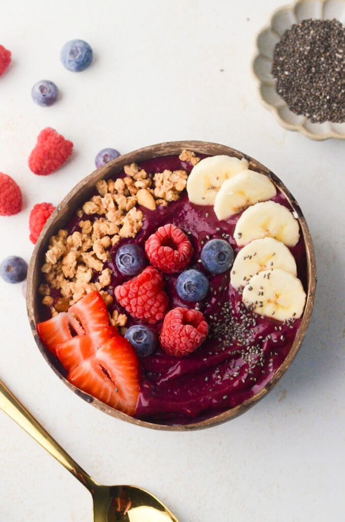 How to Make an Acai Bowl - Naturallie Plant-Based