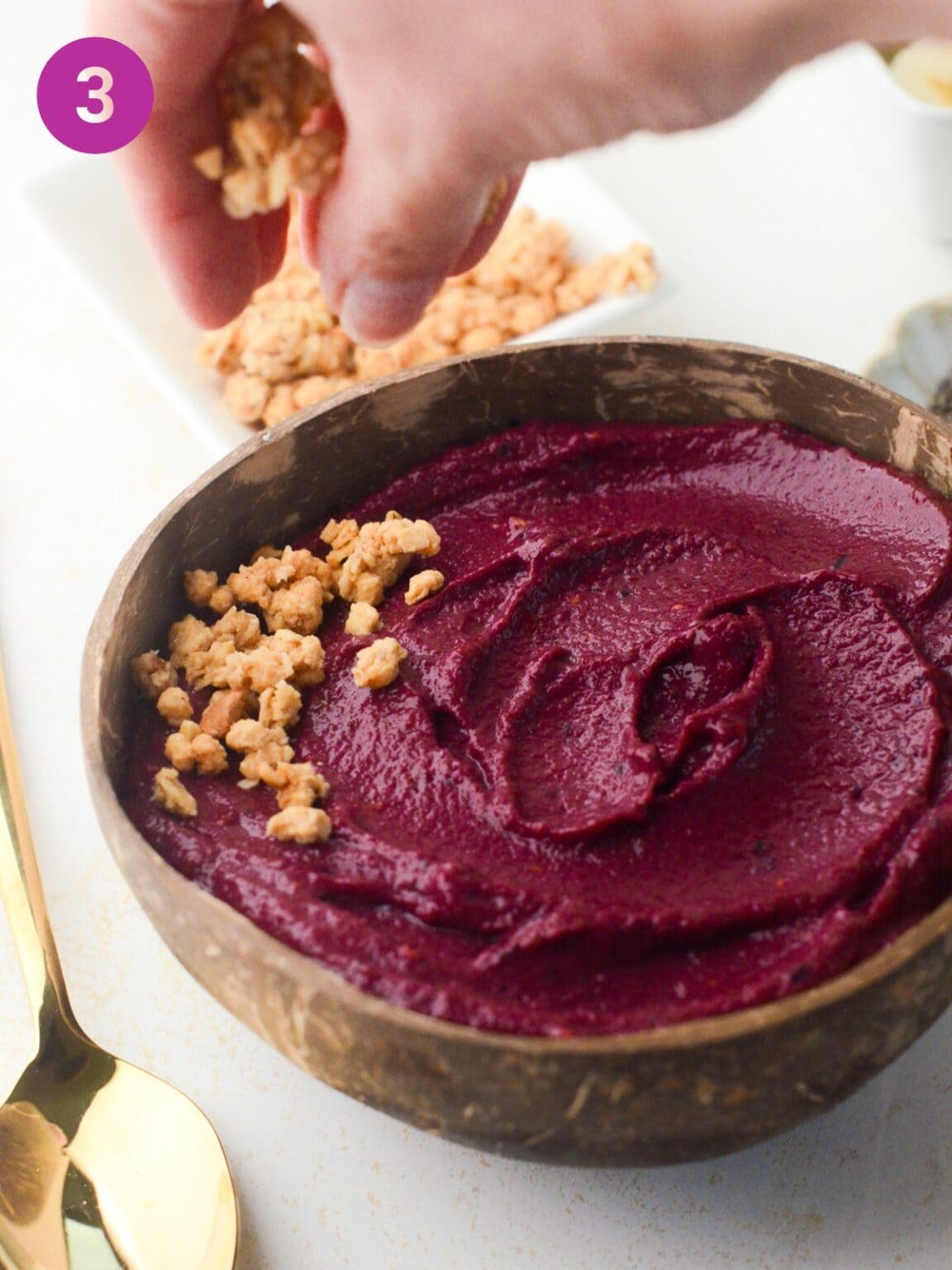 How to Make an Acai Bowl - Naturallie Plant-Based